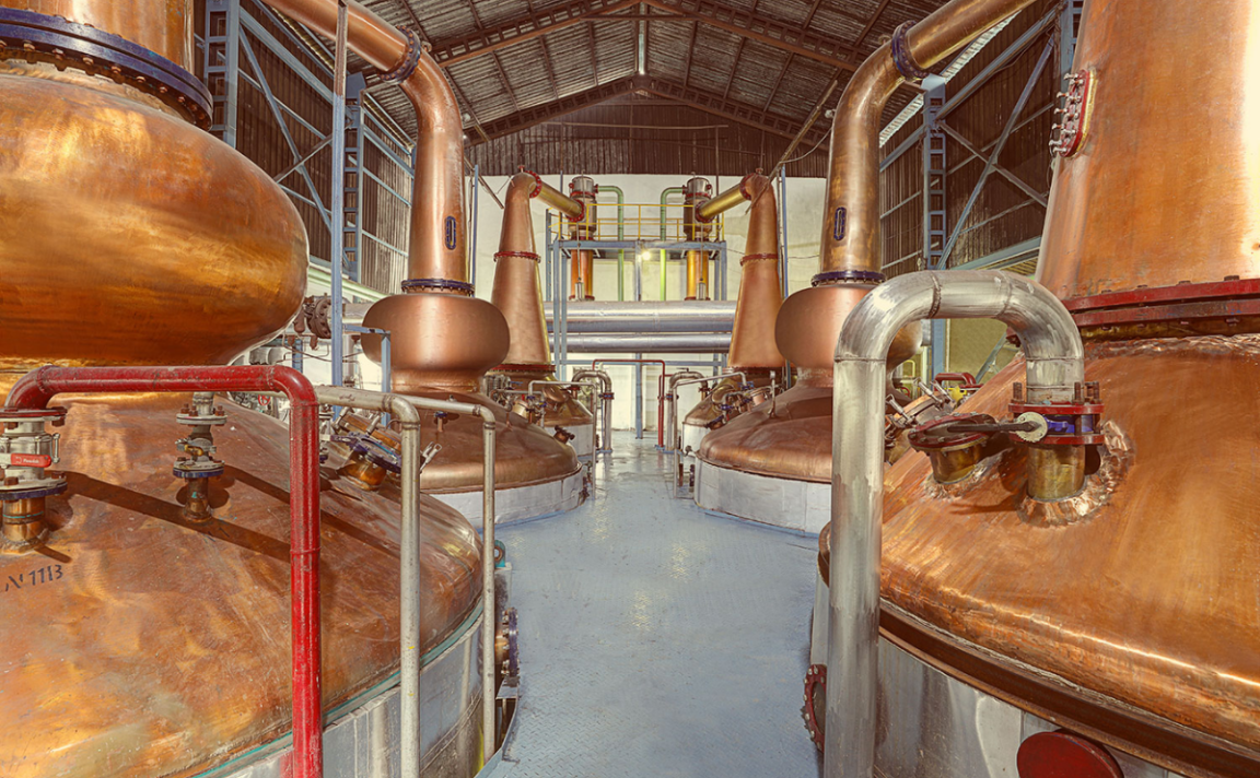 Découverte d’Indri Trini de la Distillerie Piccadily. Un whisky indien ...